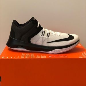 Nike | Shoes | New Nike Air Versitile Ii | Poshmark